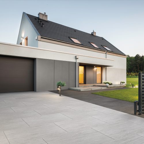 Using Exterior Tiles to Create a Dynamic Entranceway | New Image